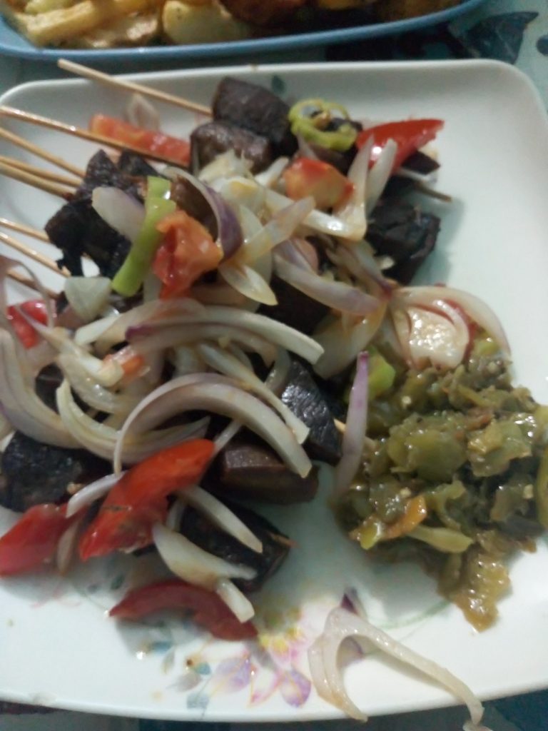 Les frites + alloco et les langues de bœuf du restaurant « l’Amical ...